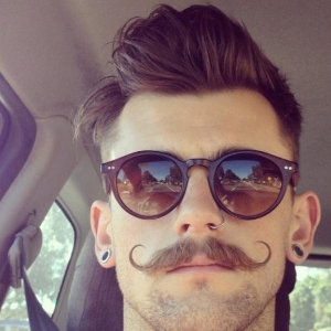 3 Style Kumis yang Bikin Anda Terlihat Lebih Manly - blackxperience.com