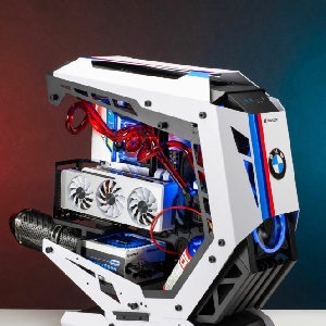 Keren, Casing PC Ini Diubah Menjadi Sepeda Motor BMW - blackxperience.com