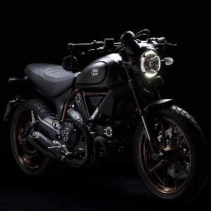 Cara Ini Bikin Motor Hitam Terlihat Tetap Resik - blackxperience.com