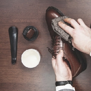Langkah-Langkah Penting dan Tepat Untuk Perawatan Sepatu Pria ...