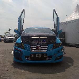 Komunitas Cyber Speed Turunkan 7 Mobil Kontesnya di BlackAuto Battle ...