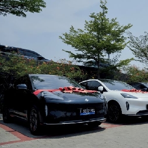 SUV EV Hyptec HT Premium dan Ultra Resmi Mengaspal, Harga dari Rp600 ...