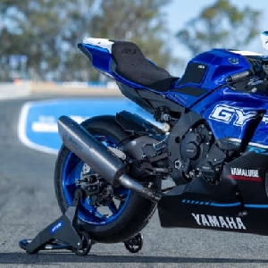 Inilah Yamaha R1 GYTR Dan R1 Race Terbaru, Ubahannya Seperti Ini ...
