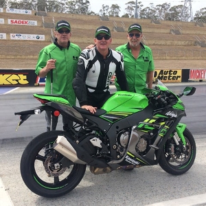 Ben Felten Ingin Pecahkan Rekor Kecepatan Darat dengan Kawasaki ZX-10R ...