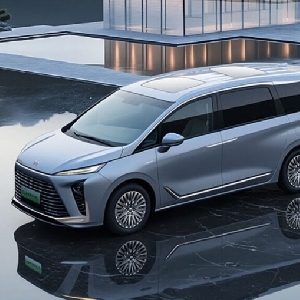 Buick GL8 Luzun, MPV PHEV Pertama dengan Baterai 5C - blackxperience.com
