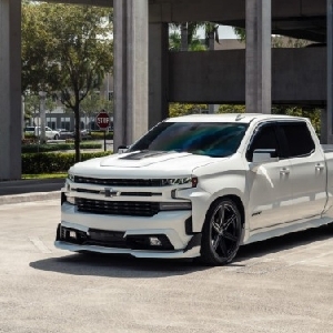 Chevrolet Silverado 1500 RST Dikemas Maskulin, Bodykit Dan Velg ...