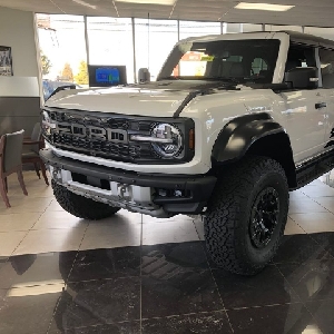 Ford Rilis Kit Eksterior Berserat Karbon untuk Bronco Raptor ...
