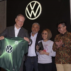 PT GMM Resmi Serahkan Unit Perdana VW Tiguan All Space - blackxperience.com