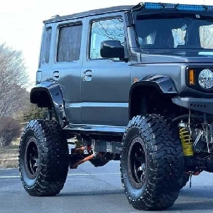 Monster Truck Berbasis Suzuki Jimny, Tampang Plus Kaki-kaki Sangar ...