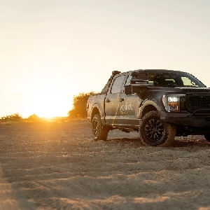 Ford F-150 Dimodifikasi Jadi Kendaraan Militer AS, Ini Wujudnya ...