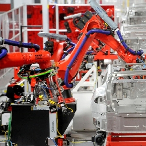 Kebut Produksi Cybertruck, Tesla Boyong 66 Kuka Robots dari Jerman ...