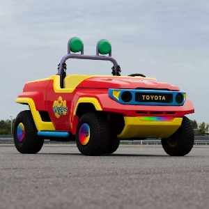 Toyota Big Red Ute Mendesain Ulang Land Cruiser Menjadi EV ...