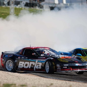 Matt Field Pamerkan Mobil Drift Corvette C8 Pertama di Dunia ...