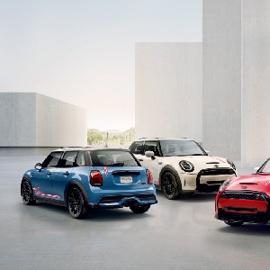 Berikan Opsi Warna Legendaris, Ini Dia MINI Cooper S 20 Years Edition ...