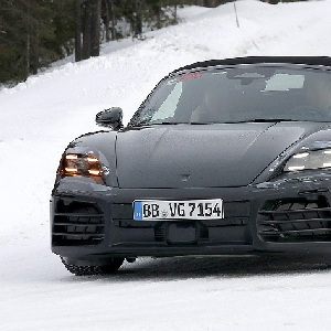 Porsche Boxster dan Cayman EV Akan Punya Handling Rasa Mobil Balap ...