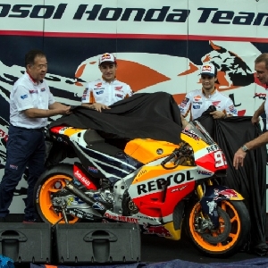 MotoGP: Repsol Honda Luncurkan Livery Baru di Sentul - blackxperience.com
