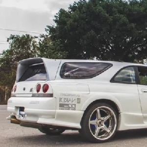 One and Only, Nissan Skyline GT-R R33 Dibikin Wagon Tetap Pamerkan Aura ...