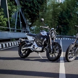 Bergaya Cafe Racer, Smoto luncurkan 2 Motor Listrik Premium ...