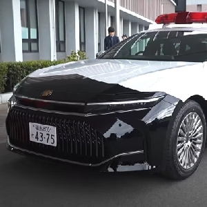 Toyota Crown Hidrogen Jadi Armada Taksi dan Polisi di Jepang ...
