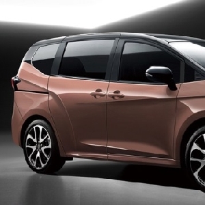 Persiapkan Model Terbaru, Toyota Sienta dan Prius Tidak Dijual Lagi Di ...