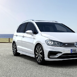 Volkswagen Golf Sportsvan R-Line Sudah Bisa Dipesan - blackxperience.com