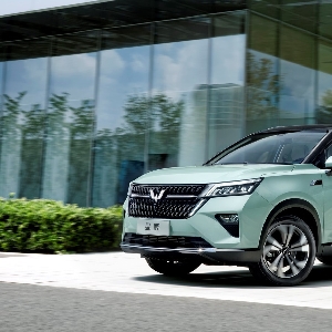 Wuling Luncurkan Asta Crossover Baru Di China - blackxperience.com