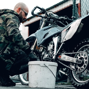 Persiapkan Beberapa Hal ini Saat Hendak Mencuci Sepeda Motor ...