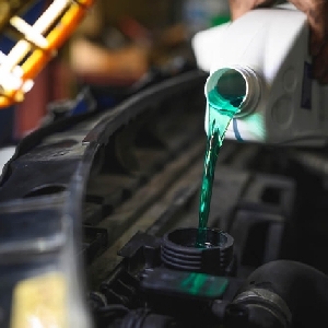 Harus Tahu, Ini Cara Ganti Air Radiator Mobil Yang Benar ...