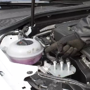 Radiator Mobil Bocor? Ini Cara Mengetahuinya - blackxperience.com
