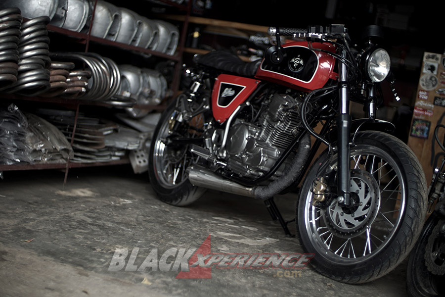 Modifikasi Retro Cafe Racer Yamaha Scorpio - blackxperience.com