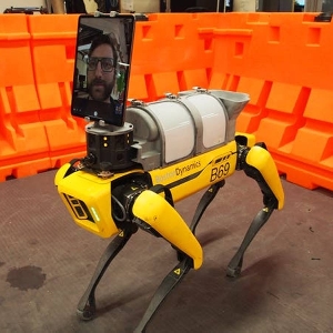 Spot, Robot Anjing Pembantu Tenaga Medis AS - blackxperience.com