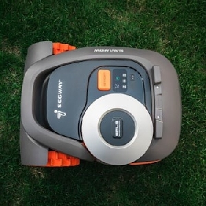 Navimow: Robot Pemotong Rumput Karya Segway - blackxperience.com