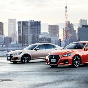 Toyota Crown 2016 Datang dengan Varian TRD - blackxperience.com
